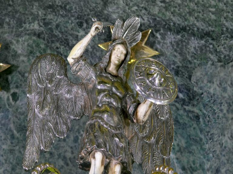 Una monja descubrió el Ángel del Pilar Catedral Basílica del Pilar